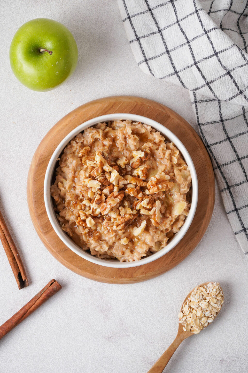 Apple Cinnamon Oatmeal Recipe • Kath Eats