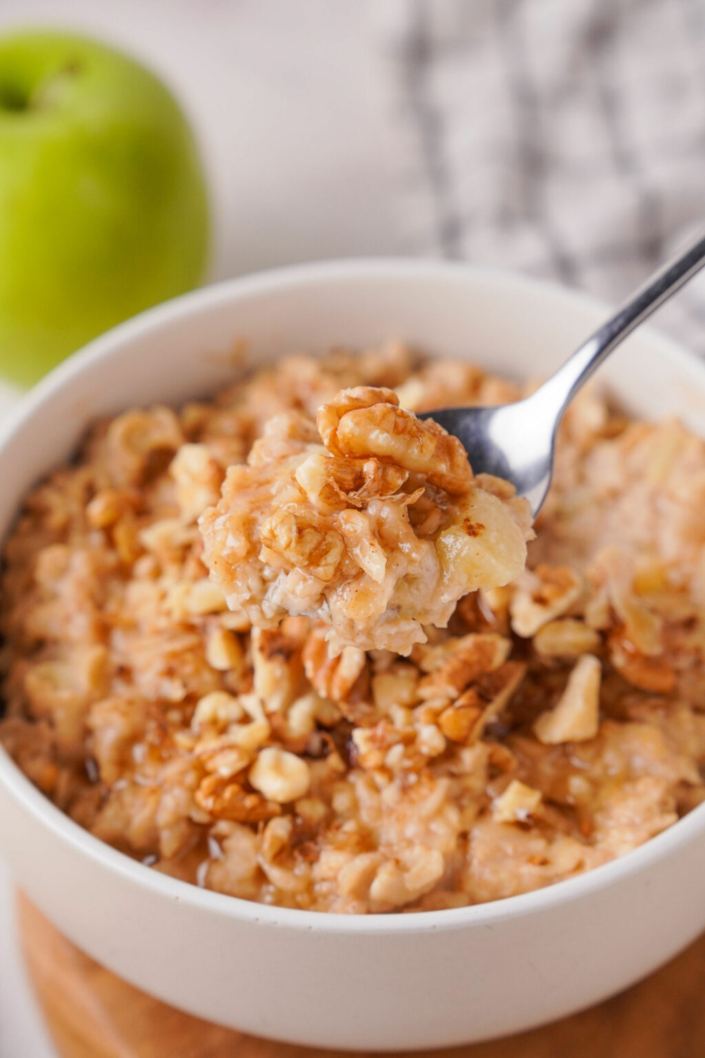 Apple Cinnamon Oatmeal Recipe • Kath Eats