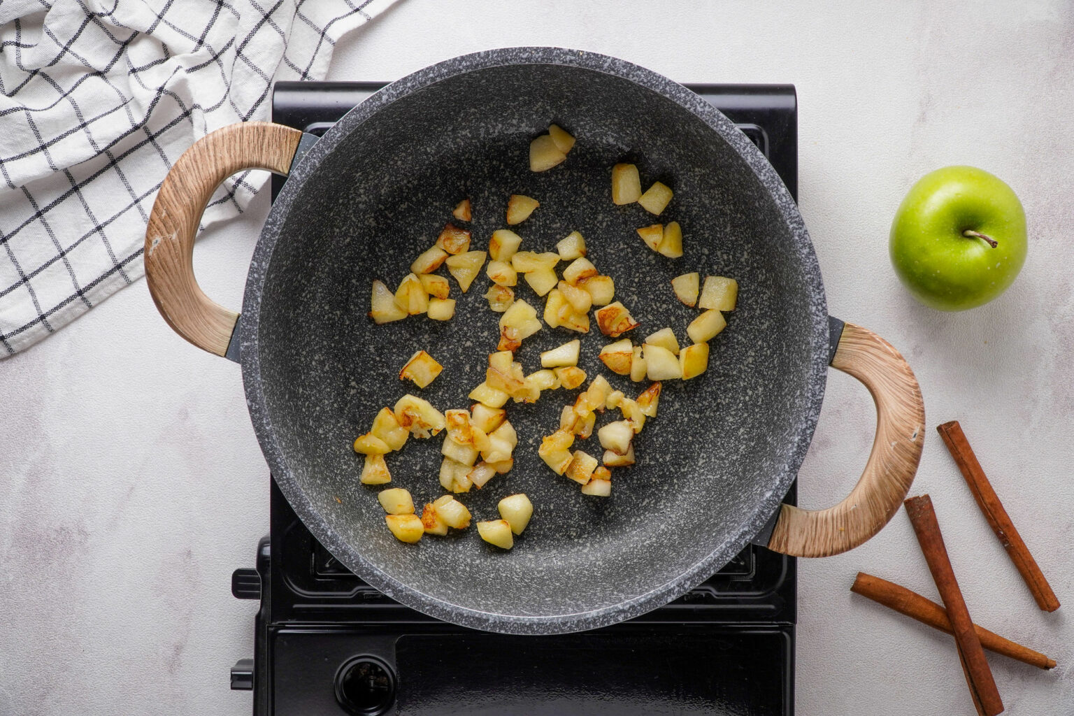 Apple Cinnamon Oatmeal Recipe • Kath Eats