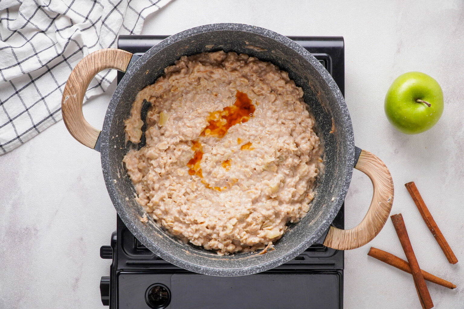Apple Cinnamon Oatmeal Recipe • Kath Eats